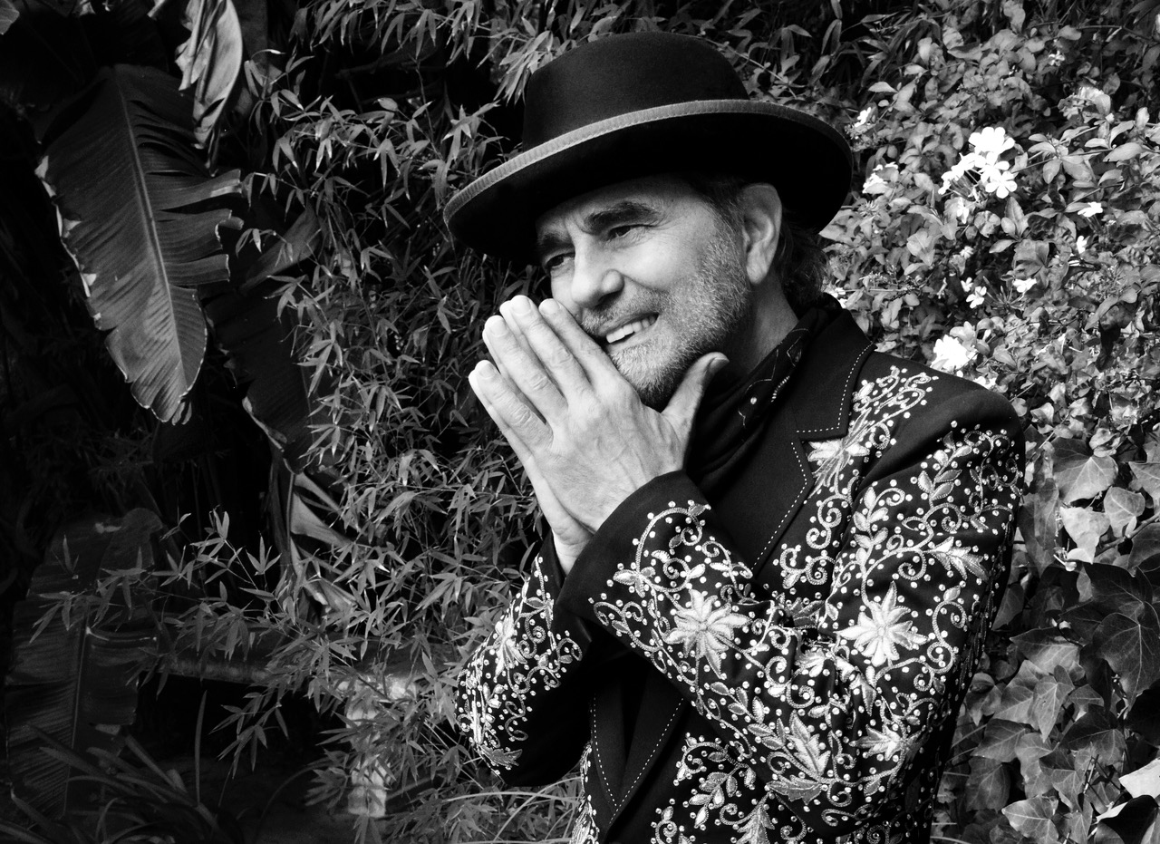 A Point of Congregation : Daniel Lanois on the Sacred Space of Heavy ...